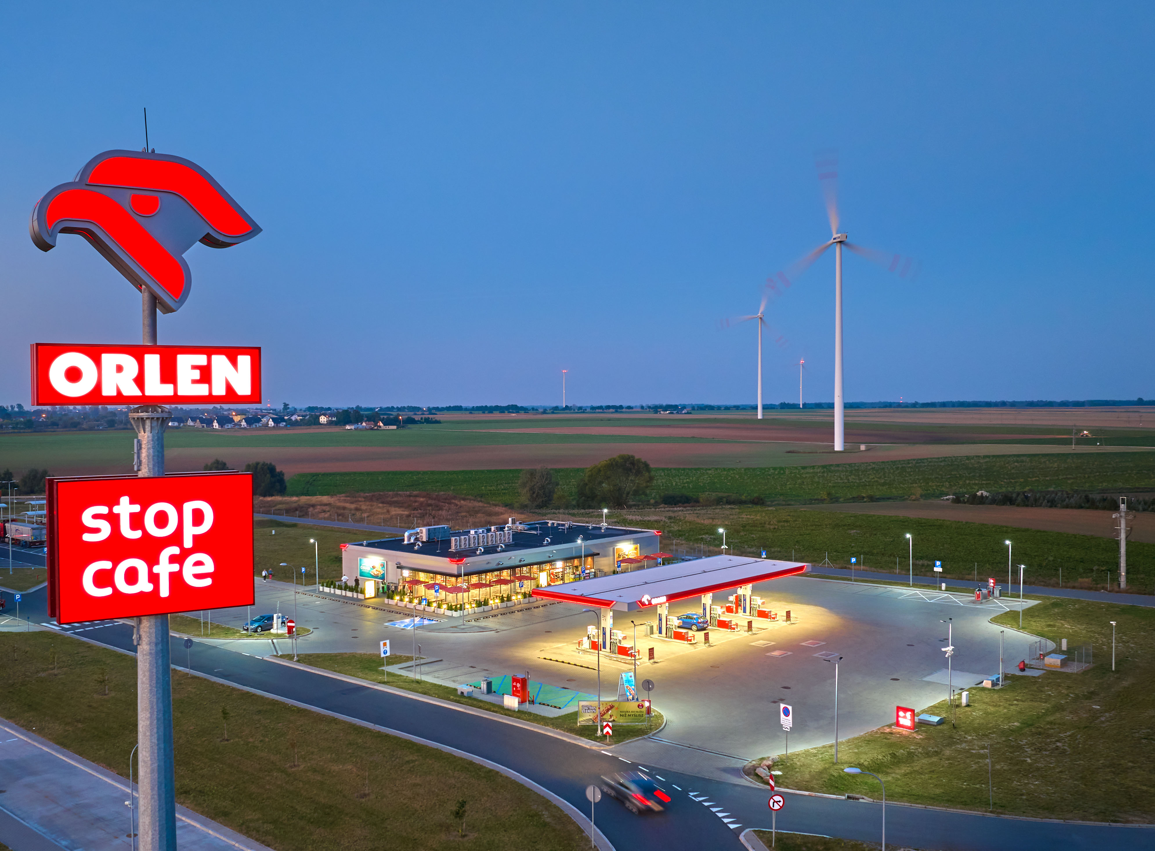 ORLEN obniża ceny paliw na wakacje. Nawet 20 zł taniej przy dystrybutorze